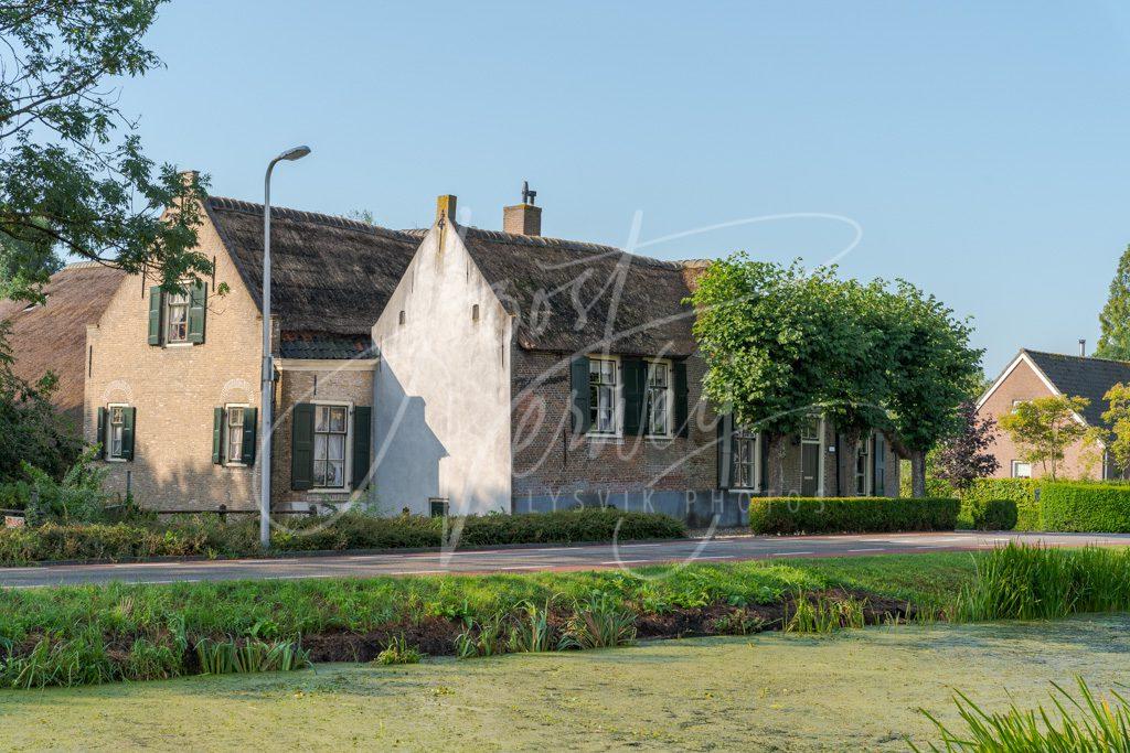Monumentale boerderij Graafdijk-Oost Molenaarsgraaf D8102573 ...